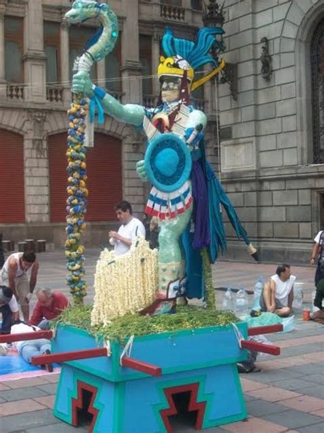 Huitzilopochtli Fiesta De Toxcatl 2011 Fiesta Figuras De Distrito Federal