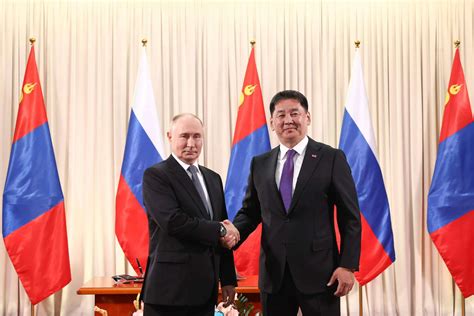 ОХУ ын Ерөнхийлөгчийг албан ёсоор угтаж авлаа Монгол Улсын Ерөнхийлөгчийн Тамгын Газар