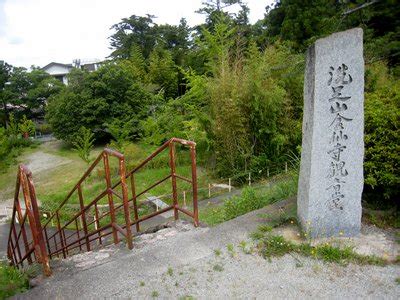 船坂から金仙寺湖と丸山船坂川