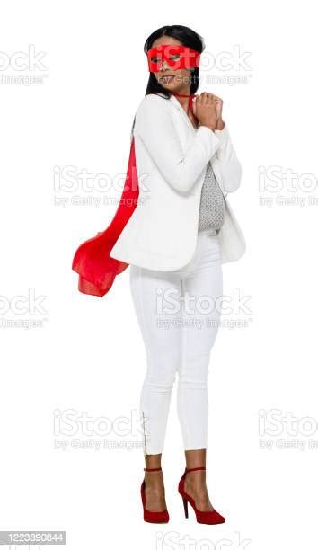 흰색 배경 의 앞에 서 라틴 아메리카와 히스패닉 민족 여성 슈퍼 우먼 마스크를 착용 변장 놀라움에 대한 스톡 사진 및 기타 이미지 Istock