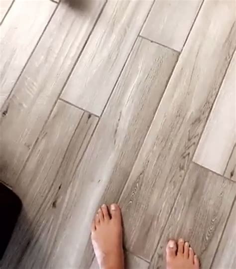 Sommer Rays Feet