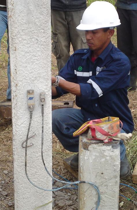 TEST PILE DRIVING ANALYZER PDA