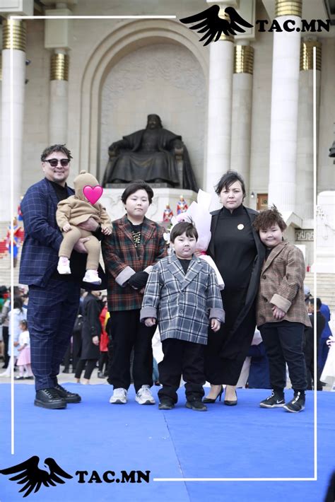 Камертон хамтлагийн Ганаагийн гэр бүл манай дуранд ТАС МН