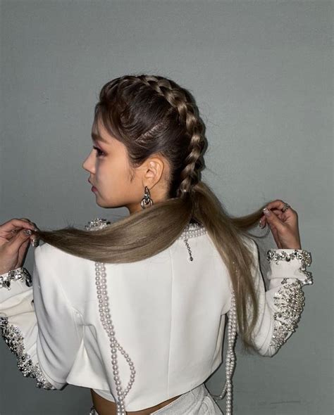 Itzy Pics On Twitter Itzy Beauty Pink Hair