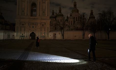 Часть Киева обесточена после серии взрывов