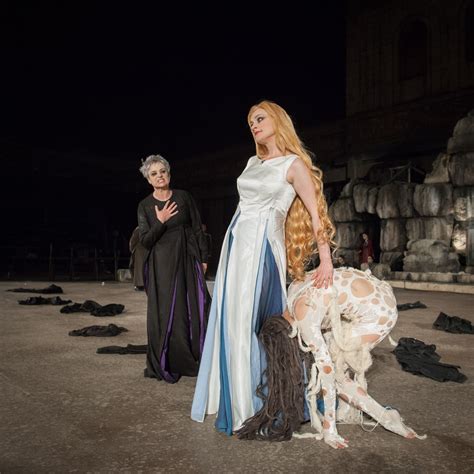 Τρωάδες του Ευριπίδη ΚΑΛΟΚΑΙΡΙΝΗ ΠΕΡΙΟΔΕΙΑ Εθνικό Θέατρο Εθνικό Θέατρο