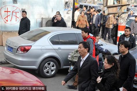 耿彦波辞去太原市市长职务 一双沾满灰尘的皮鞋就是他的符号