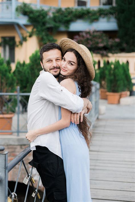 ბათუმელი გოგონას თურქული წარმატება ნანა სტამბოლიშვილის გზა ვარსკვლავობამდე და ოჯახური ფოტოები