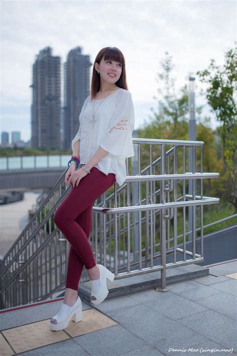刚刚搬来的女邻居 年轻漂亮气质相当不错！ 每日头条