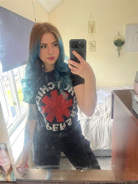 I Look Super Innocent But Id Peg You Super Hard 😈 Scrolller