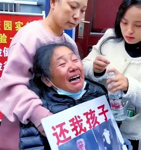 胡鑫宇失踪后老师和同学们都不出来说话胡妈表示很心凉 知乎