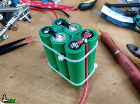 Diy Build A Longrange Lithium Ion Battery Lithium Ion Batteries Electronics Projects Diy