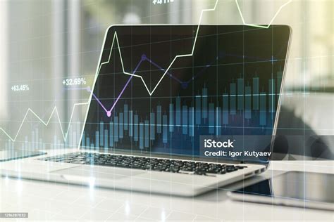 컴퓨터 배경 은행 및 회계 개념에 대한 추상적 재무 다이어그램의 다중 노출 데스크탑 컴퓨터에 대한 스톡 사진 및 기타 이미지 데스크탑 컴퓨터 영감 증권 시장과 거래소