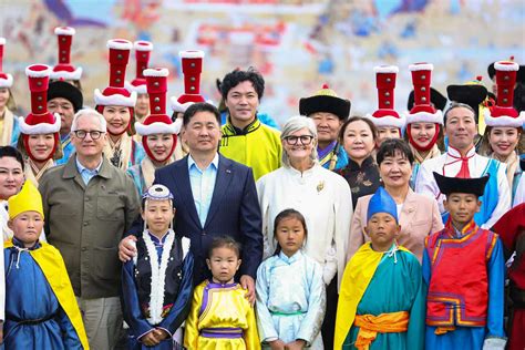 Ерөнхийлөгч У Хүрэлсүх Австралийн төрийн тэргүүн Саманта Мостин нар дурсгалын мод тарилаа