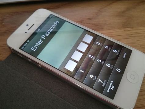 Hacking IPhone To Bypass IOS Lockscreen