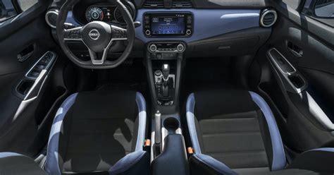 Explora El Confort Y Diseño Interior Del Nissan Versa