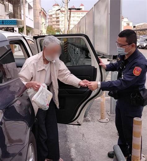 老翁不適路旁休息 民眾發現通報警方