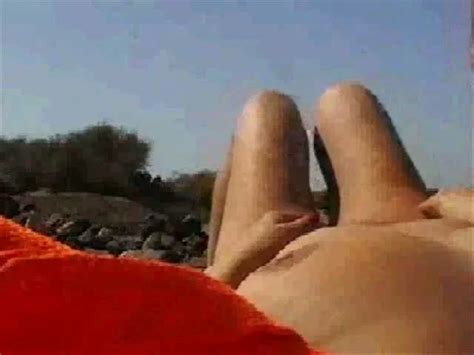 Moglie Dai Capelli Rossi Prende Il Sole Nuda Amaporn
