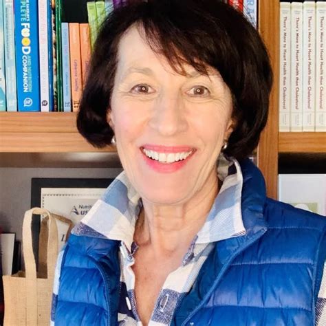 Catherine Saxelby Catherine Saxelby • Threads Say More