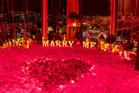 The Most Romantic Places To Propose In London Couple Of London
