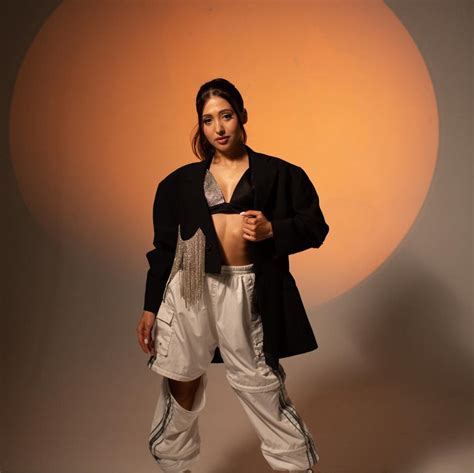 თუ ოდესმე გიგრძვნია ისეთი სიყვარული რომელსაც ვერც დრო და ვერც მანძილი ვერაფერს აკლებს მაშინ