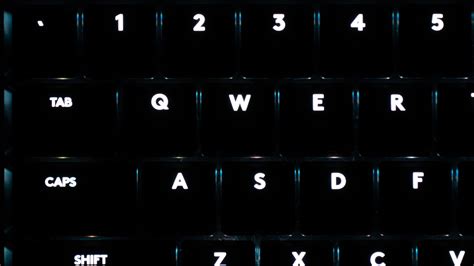 Logitech G915 Lightspeed Vs Logitech G815 Lightsync Rgb Side By Side Keyboard Comparison