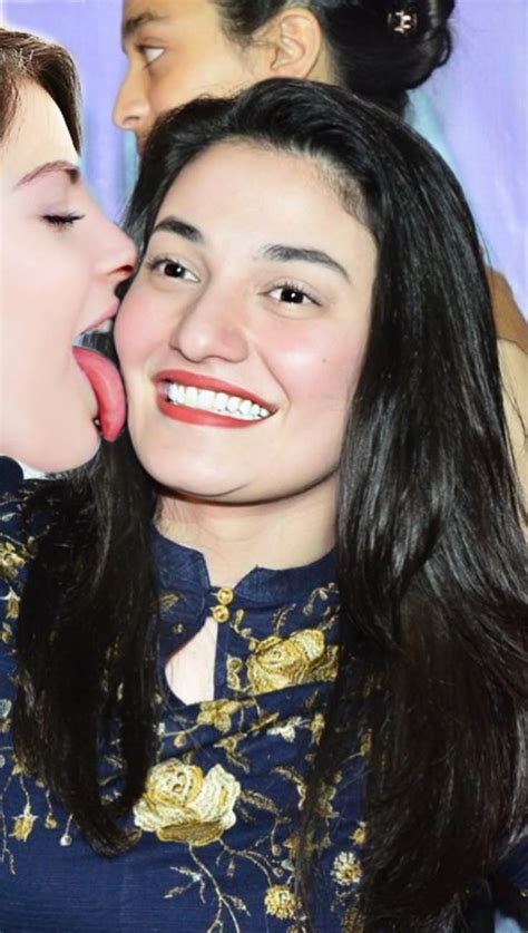Muniba Mazari Stylish Boys Celebrities Beautiful Feet