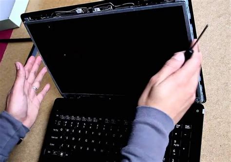 Replacing The Screen On Your Laptop How To Guide