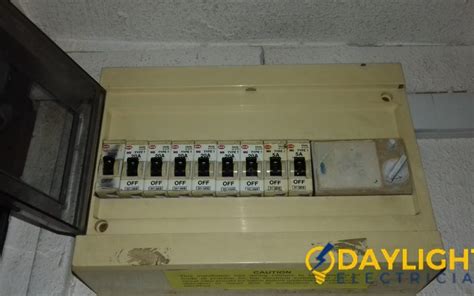 Replace Old DB Box Electrician Singapore HDB Bukit Merah Daylight