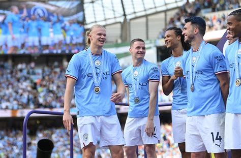 Photo Gallery บรรยากาศสุดอิ่มเอม เป๊ป นำทัพ แมนฯ ซิตี ฉลองแชมป์พรีเมียร์ลีก สมัยที่ 7