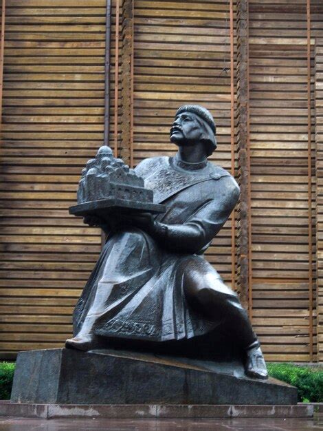 Premium Photo Monument To The Grand Duke Of Kyiv Yaroslav Wise