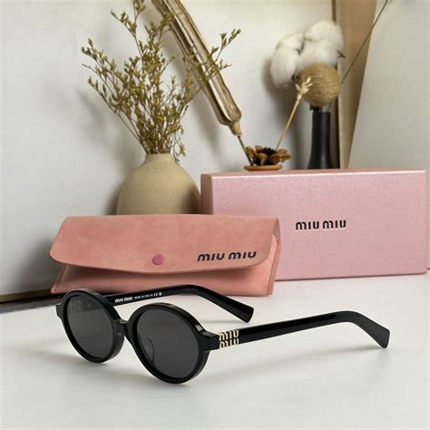 Miu Miu Очки солнцезащитные купить с доставкой по выгодным ценам в интернет магазине Ozon
