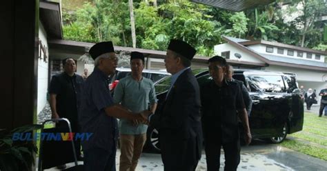 Tun Daim Meninggal Dunia Keluarga Kenalan Beri Penghormatan Terakhir