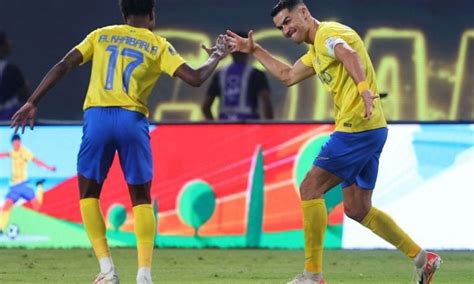 ثنائية رونالدو وتاليسكا تقود النصر لفوز مثير على الأهلي في الدوري