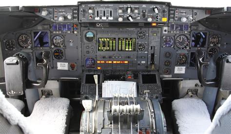 747 Classic Cockpit Classic Boeing 747 Cockpit Kalitta Air Ei Amd