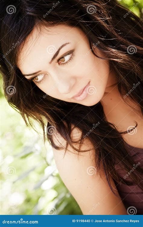 Ritratto Sensuale Della Donna Fotografia Stock Immagine Di Sensuale Osservare