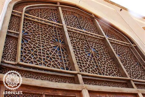 گره چینی در درب و پنجره‌های فلزی مسجدی گره چینی فلزی