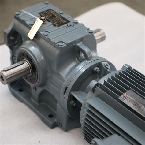 Industrial Right Angle S Series Helical Gear Worm Speed Reducers