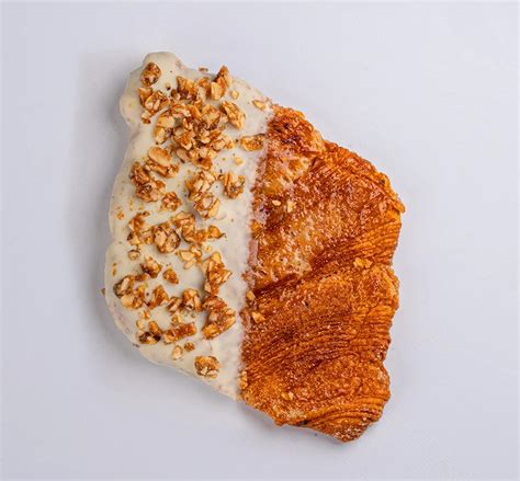 Milk Chocolate Flat Croissant With Crunchy Caramel