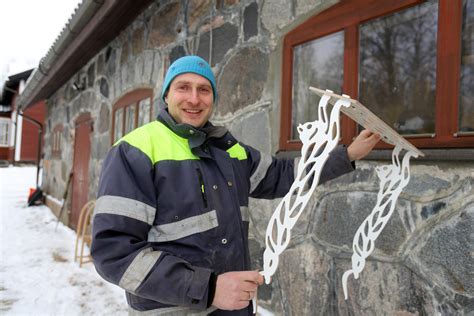 Druvēnietis Viktors Pērkons Savā Darbnīcā Taisa Gan Mēbeles Gan Maizes Lizes “Ķelmēniem” Gan