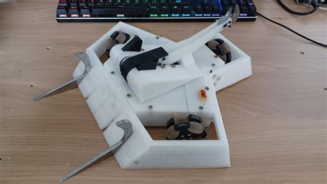 I Built A 1 5kg Kiwi Drive Axe Bot That Will Debut At Bbb Subterranean Showdown R Battlebots