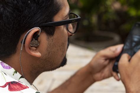 Revonext S Outstanding 30 Earphones Shine With Or Without Wires