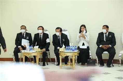 Breaking News ៖ រសៀល លោក កឹម សុខា ដឹកនាំសមាជិក ចូលគោរពវិញ្ញាណក្ខន្ធ អ្នកឧកញ៉ា ព្រឹទ្ធមហាឧបាសិកា