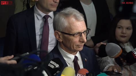 ИЗНЕНАДА Денков скочи в защита на кабинета и нападна Възраждане Истинската им причина за вота