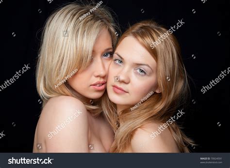 442件の「nude Lesbians Kissing」の画像、写真素材、ベクター画像 Shutterstock