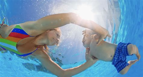 Primera Vez En La Piscina Con Tu Bebé Madres Hoy