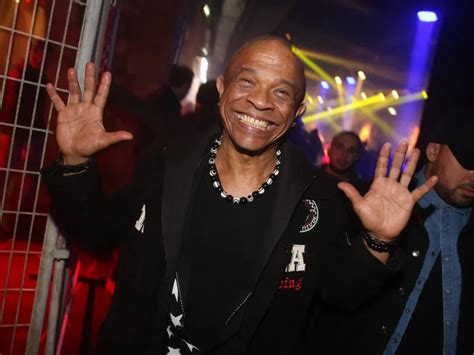 Francky Vincent Sest Enfin Marié Avec Aziza El Batri De 21 Ans Sa Cadette Après 7 Ans Damour