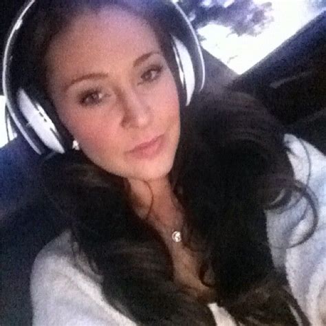 Babes Listening To Mp3 Players Ipod Ipods Etc Page 25 Freeones