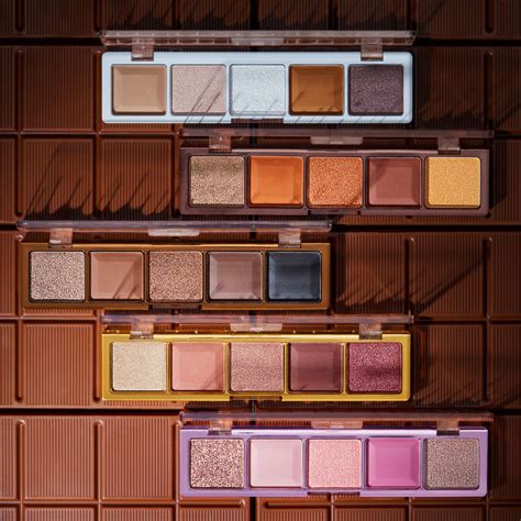 I Heart Revolution Mini Chocolate Eyeshadow Palette Raspberry Fool