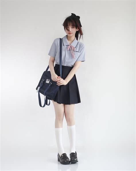 Pin By 쑤깅 On 1월신상 Female Pose Reference Female Poses Pose Reference